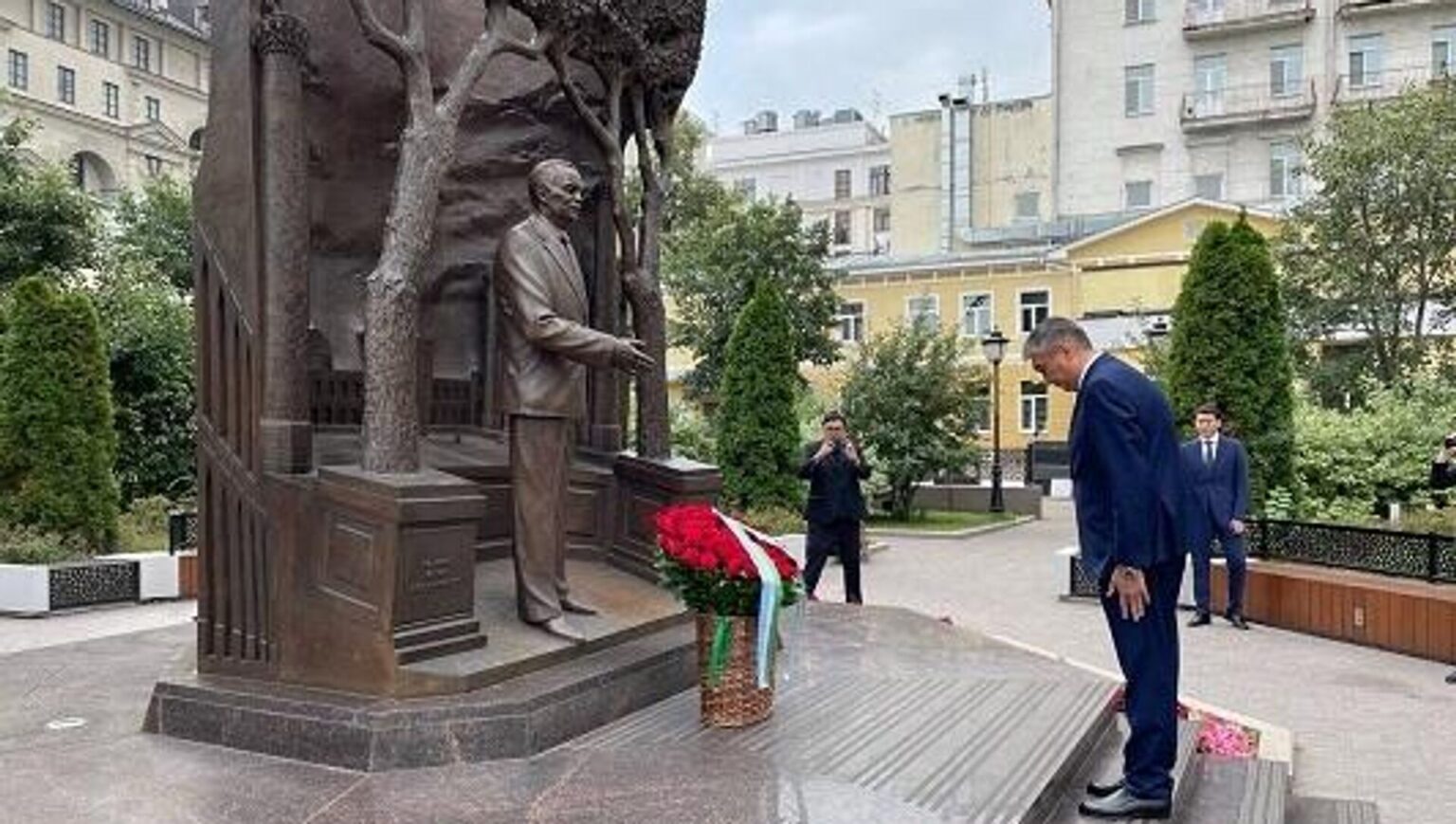 Islom Karimov rasmlari – O'zbekiston Birinchi Prezidenti suratlar